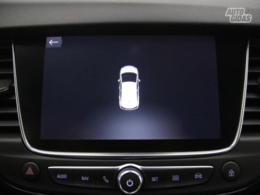 White Opel Crossland X 2019 in Vilnius, with an engine capacity of 1.20 L and mileage of 176 thousand km for 8699 €, photo 26 on AUTOMOTO.COM.LV