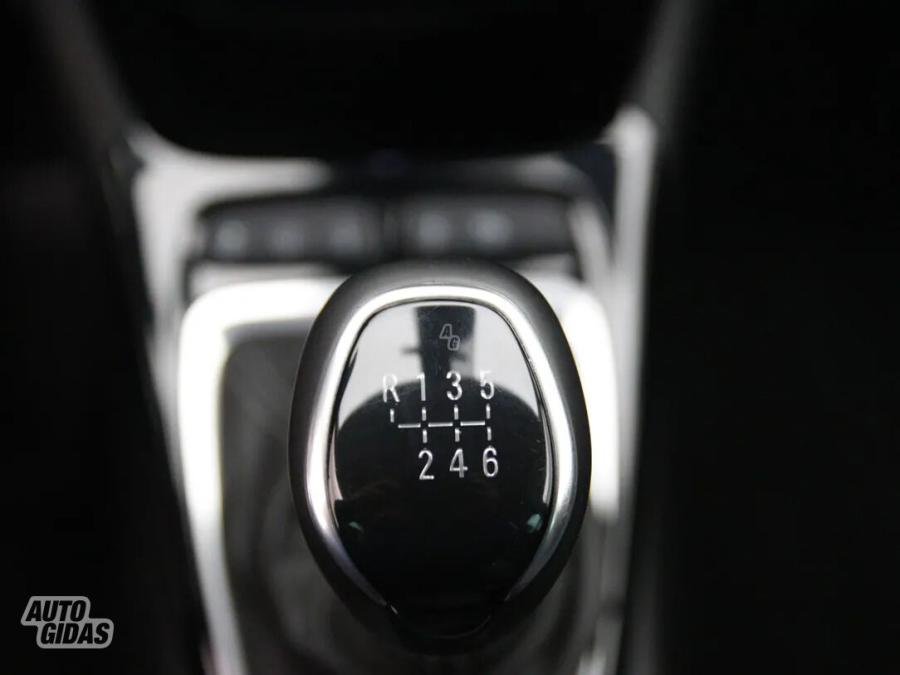 White Opel Crossland X 2019 in Vilnius, with an engine capacity of 1.20 L and mileage of 176 thousand km for 8699 €, photo 31 on AUTOMOTO.COM.LV