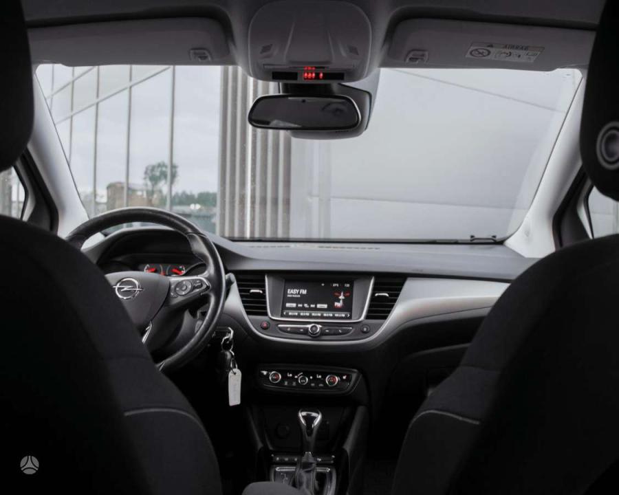 Белый Опель Crossland X 2019 в Каунас, объемом двигателя 1.20 л и пробегом 128 тыс. км за 9800 €, фото 18 на AUTOMOTO.COM.LV