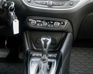 Белый Опель Crossland X 2019 в Каунас, объемом двигателя 1.20 л и пробегом 128 тыс. км за 9800 €, фото 19 на AUTOMOTO.COM.LV