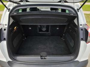 White Opel Crossland X 2019 in Rokiskis, with an engine capacity of 1.20 L and mileage of 103 thousand km for 9650 €, photo 10 on AUTOMOTO.COM.LV