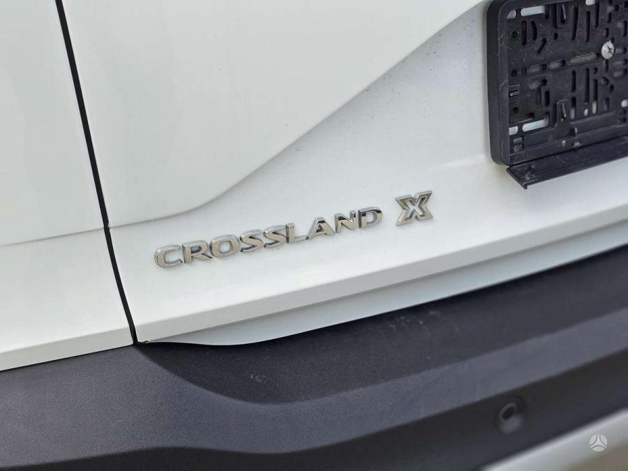 White Opel Crossland X 2019 in Rokiskis, with an engine capacity of 1.20 L and mileage of 103 thousand km for 9650 €, photo 15 on AUTOMOTO.COM.LV