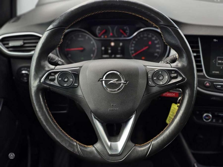 White Opel Crossland X 2019 in Rokiskis, with an engine capacity of 1.20 L and mileage of 103 thousand km for 9650 €, photo 22 on AUTOMOTO.COM.LV