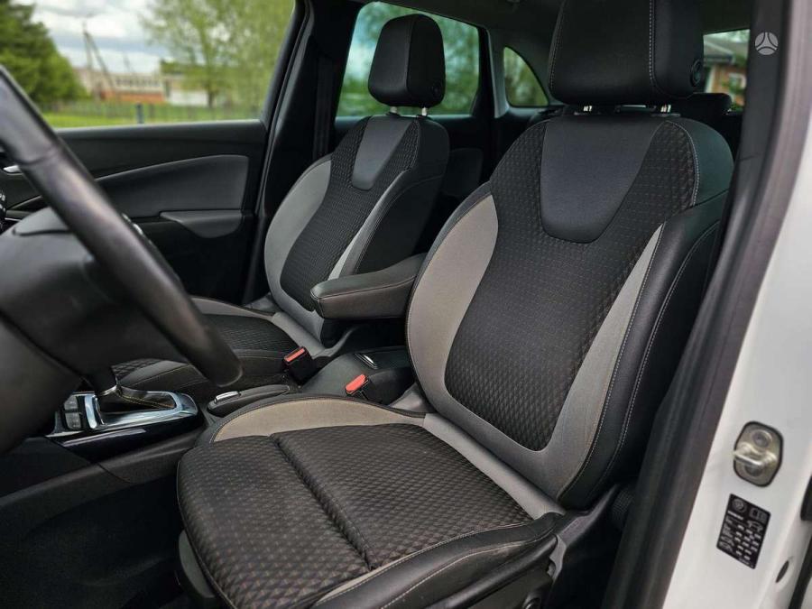 White Opel Crossland X 2019 in Rokiskis, with an engine capacity of 1.20 L and mileage of 103 thousand km for 9650 €, photo 23 on AUTOMOTO.COM.LV