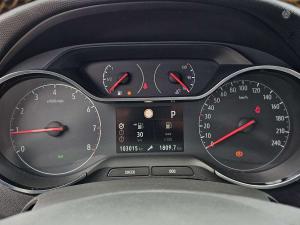 White Opel Crossland X 2019 in Rokiskis, with an engine capacity of 1.20 L and mileage of 103 thousand km for 9650 €, photo 28 on AUTOMOTO.COM.LV