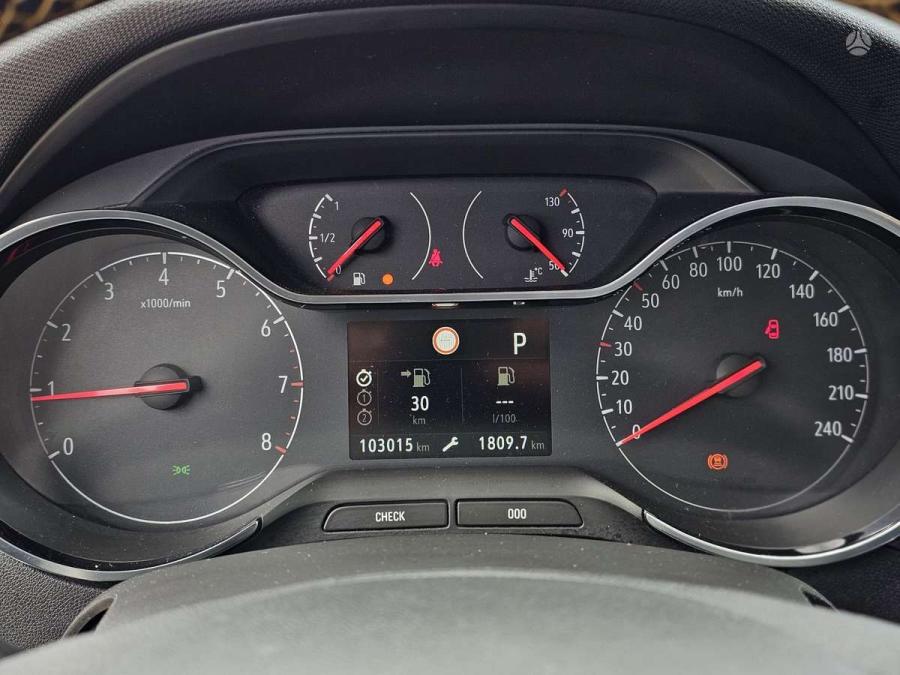 White Opel Crossland X 2019 in Rokiskis, with an engine capacity of 1.20 L and mileage of 103 thousand km for 9650 €, photo 28 on AUTOMOTO.COM.LV