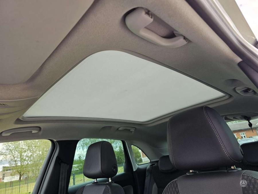 White Opel Crossland X 2019 in Rokiskis, with an engine capacity of 1.20 L and mileage of 103 thousand km for 9650 €, photo 34 on AUTOMOTO.COM.LV