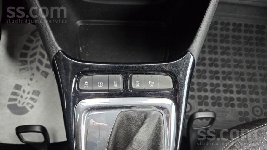 Белый Опель Crossland X 2019 в Рига, объемом двигателя 1.20 л и пробегом 90 тыс. км за 7500 €, фото 17 на AUTOMOTO.COM.LV
