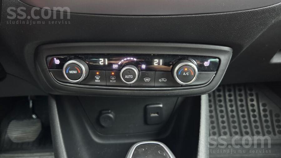 Белый Опель Crossland X 2019 в Рига, объемом двигателя 1.20 л и пробегом 90 тыс. км за 7500 €, фото 18 на AUTOMOTO.COM.LV