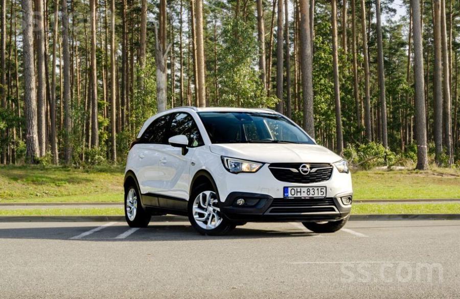 White Opel Crossland X 2020 in Riga, with an engine capacity of 1.50 L and mileage of 95 thousand km for 10990 €, photo 2 on AUTOMOTO.COM.LV