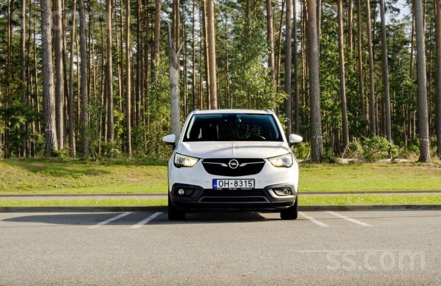 White Opel Crossland X 2020 in Riga, with an engine capacity of 1.50 L and mileage of 95 thousand km for 10990 €, photo 3 on AUTOMOTO.COM.LV