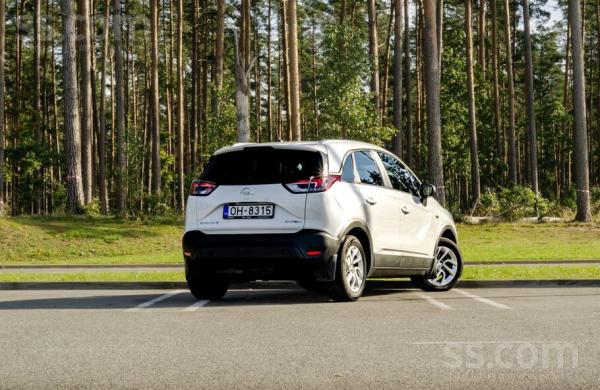 White Opel Crossland X 2020 in Riga, with an engine capacity of 1.50 L and mileage of 95 thousand km for 10990 €, photo 6 on AUTOMOTO.COM.LV
