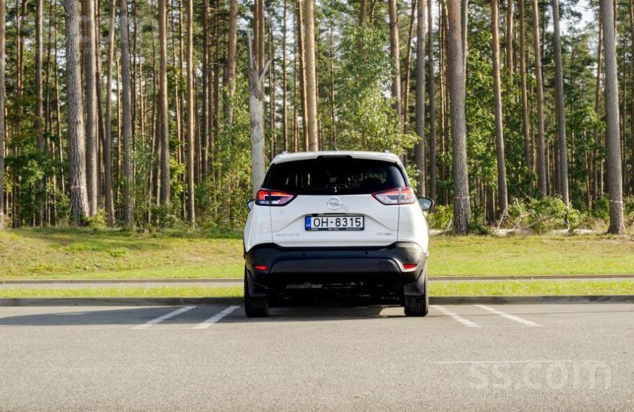 White Opel Crossland X 2020 in Riga, with an engine capacity of 1.50 L and mileage of 95 thousand km for 10990 €, photo 7 on AUTOMOTO.COM.LV