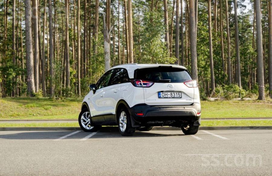 White Opel Crossland X 2020 in Riga, with an engine capacity of 1.50 L and mileage of 95 thousand km for 10990 €, photo 8 on AUTOMOTO.COM.LV
