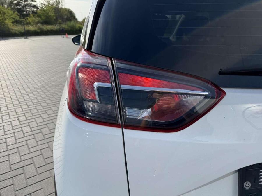White Opel Crossland X 2020 in Telschi, with an engine capacity of 1.50 L and mileage of 217 thousand km for 7700 €, photo 10 on AUTOMOTO.COM.LV