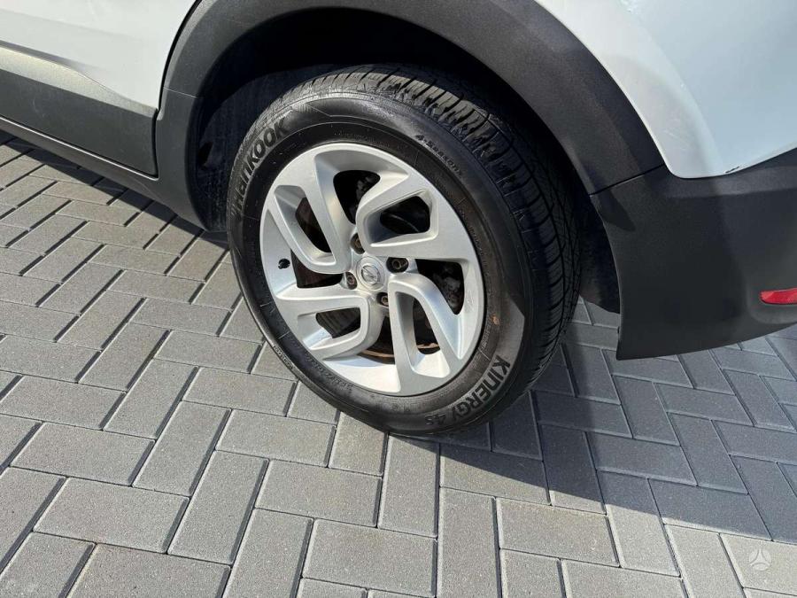 White Opel Crossland X 2020 in Telschi, with an engine capacity of 1.50 L and mileage of 217 thousand km for 7700 €, photo 12 on AUTOMOTO.COM.LV