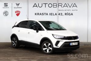 White Opel Crossland X 2021 in Riga, with an engine capacity of 1.20 L and mileage of 70 thousand km for 9490 €, photo 4 on AUTOMOTO.COM.LV