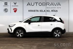 White Opel Crossland X 2021 in Riga, with an engine capacity of 1.20 L and mileage of 70 thousand km for 9490 €, photo 5 on AUTOMOTO.COM.LV