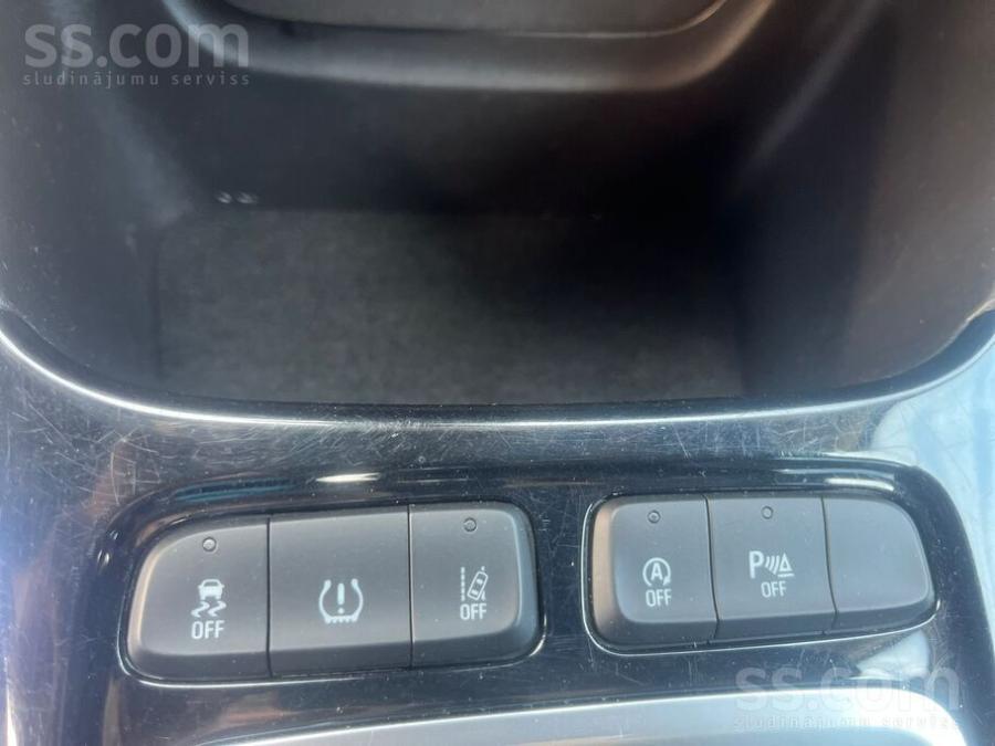 Balts Opel Crossland X 2021 Kuldīga, ar dzinēja tilpumu 1.20 L un nobraukumu 176 tūkst. km par 7590 €, foto 23 vietnē AUTOMOTO.COM.LV
