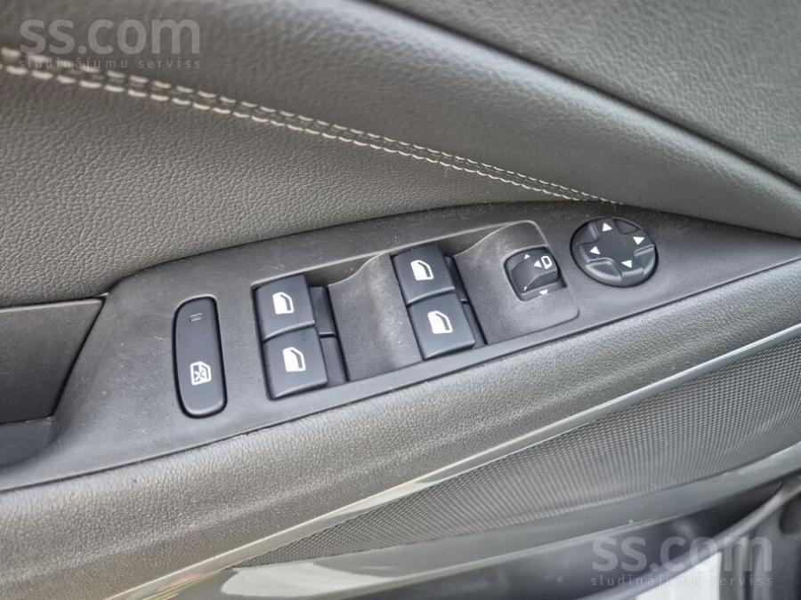 Balts Opel Crossland X 2021 Liepāja, ar dzinēja tilpumu 1.20 L un nobraukumu 76 tūkst. km par 9900 €, foto 13 vietnē AUTOMOTO.COM.LV