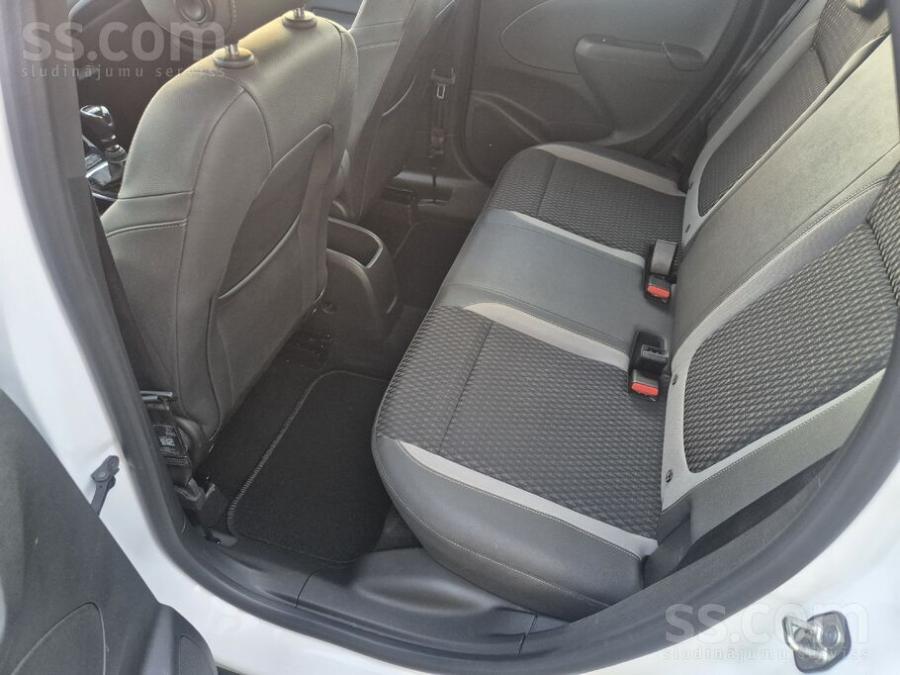 Balts Opel Crossland X 2021 Liepāja, ar dzinēja tilpumu 1.20 L un nobraukumu 76 tūkst. km par 9900 €, foto 24 vietnē AUTOMOTO.COM.LV