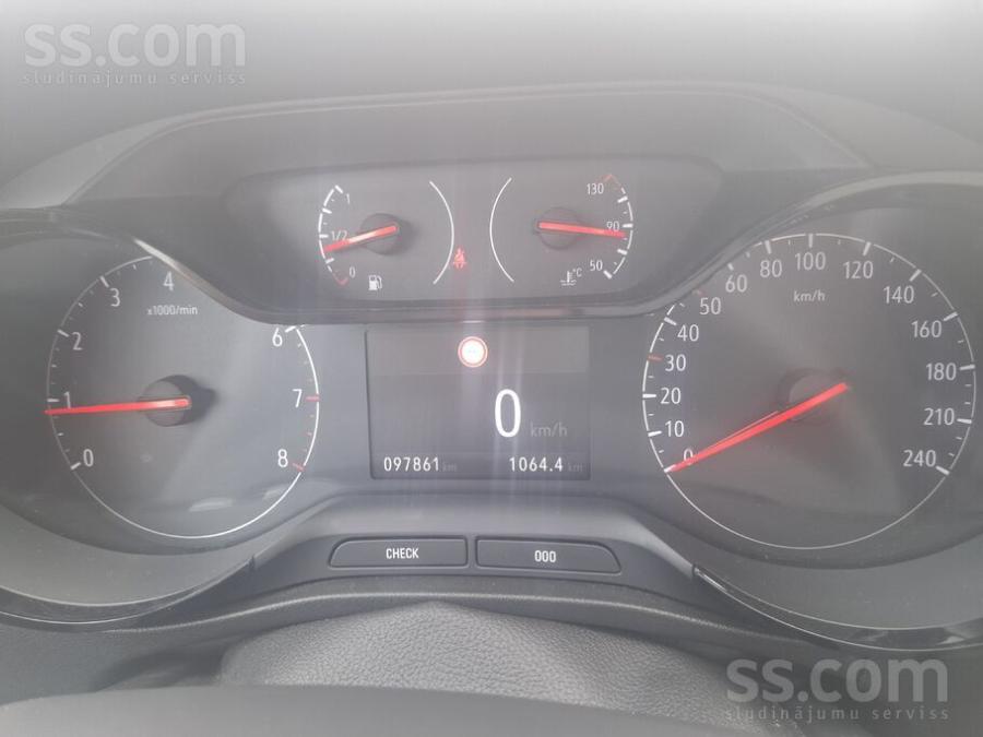 Белый Опель Crossland X 2022 в Талси, объемом двигателя 1.20 л и пробегом 98 тыс. км за 12800 €, фото 19 на AUTOMOTO.COM.LV