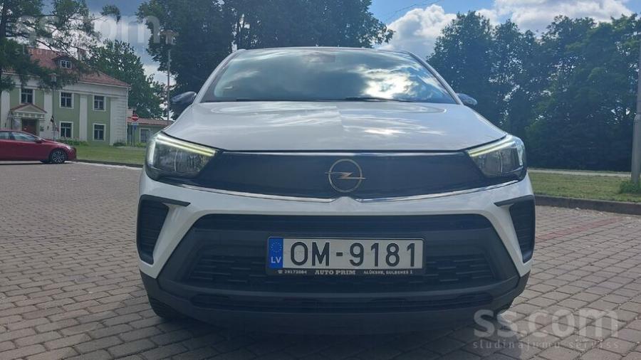 White Opel Crossland X 2022 in Aluksne, with an engine capacity of 1.20 L and mileage of 0 thousand km for 9200 €, photo 4 on AUTOMOTO.COM.LV