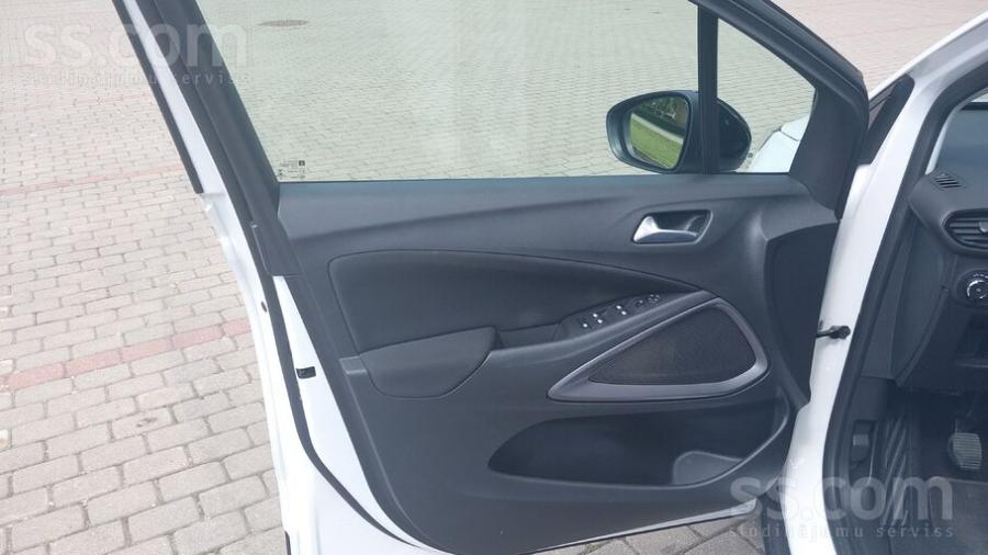 White Opel Crossland X 2022 in Aluksne, with an engine capacity of 1.20 L and mileage of 0 thousand km for 9200 €, photo 15 on AUTOMOTO.COM.LV