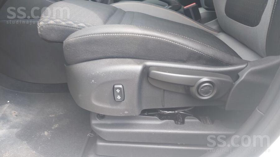 White Opel Crossland X 2022 in Aluksne, with an engine capacity of 1.20 L and mileage of 0 thousand km for 9200 €, photo 18 on AUTOMOTO.COM.LV