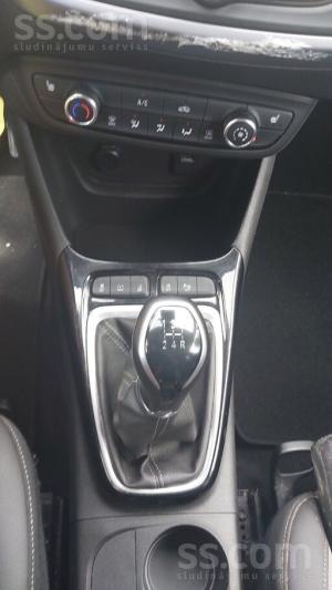 White Opel Crossland X 2022 in Aluksne, with an engine capacity of 1.20 L and mileage of 0 thousand km for 9200 €, photo 22 on AUTOMOTO.COM.LV