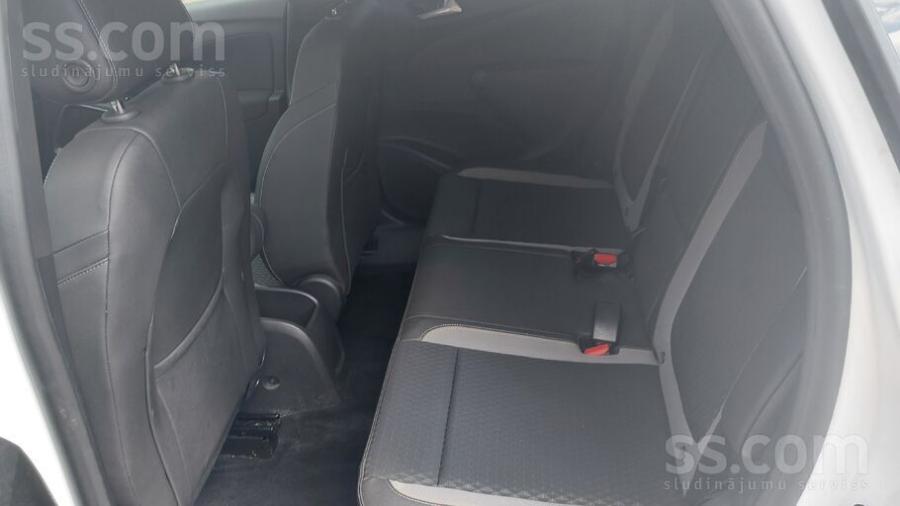 White Opel Crossland X 2022 in Aluksne, with an engine capacity of 1.20 L and mileage of 0 thousand km for 9200 €, photo 27 on AUTOMOTO.COM.LV