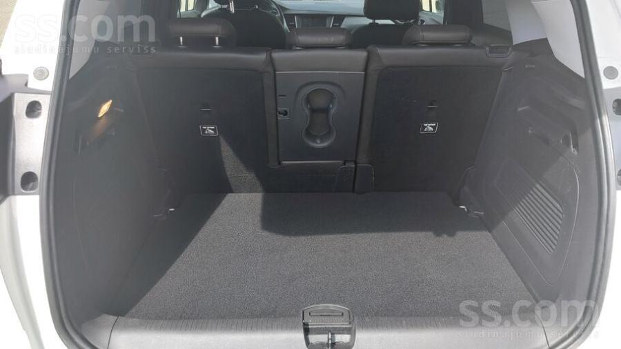 White Opel Crossland X 2022 in Aluksne, with an engine capacity of 1.20 L and mileage of 0 thousand km for 9200 €, photo 29 on AUTOMOTO.COM.LV
