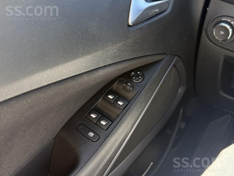 Balts Opel Crossland X 2024 Liepāja, ar dzinēja tilpumu 1.20 L un nobraukumu 13 tūkst. km par 16400 €, foto 22 vietnē AUTOMOTO.COM.LV