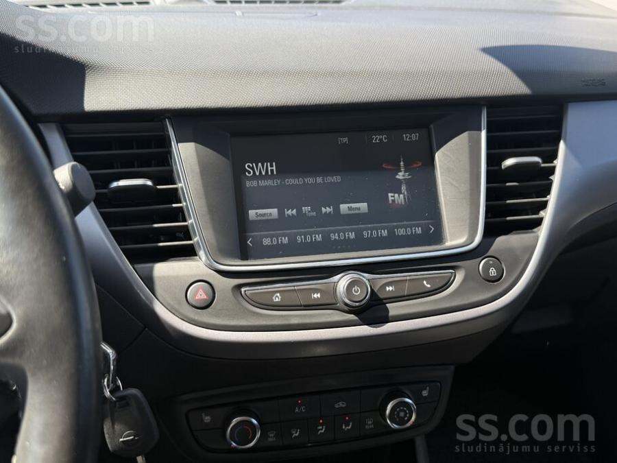 Balts Opel Crossland X 2024 Liepāja, ar dzinēja tilpumu 1.20 L un nobraukumu 13 tūkst. km par 16400 €, foto 24 vietnē AUTOMOTO.COM.LV