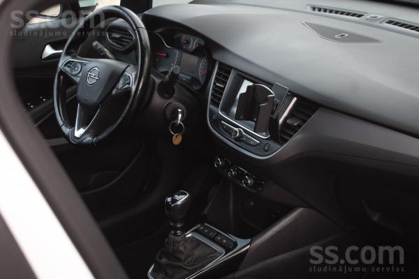 White Opel Crossland X 2019 in Jelgava, with an engine capacity of 1.50 L and mileage of 193 thousand km for 7800 €, photo 7 on AUTOMOTO.COM.LV