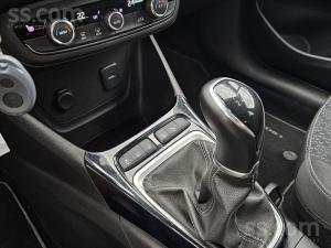 Balts Opel Crossland X 2020 Rīga, ar dzinēja tilpumu 1.20 L un nobraukumu 124 tūkst. km par 7600 €, foto 20 vietnē AUTOMOTO.COM.LV