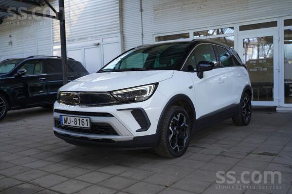 White Opel Crossland X 2021 in Riga, with an engine capacity of 1.20 L and mileage of 153 thousand km for 10990 €, photo 3 on AUTOMOTO.COM.LV