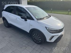 White Opel Crossland X 2022 in Riga, with an engine capacity of 1.20 L and mileage of 35 thousand km for 11200 €, photo 4 on AUTOMOTO.COM.LV