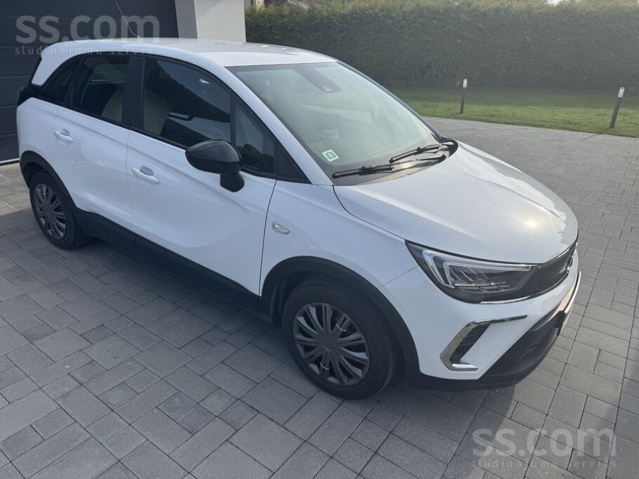 White Opel Crossland X 2022 in Riga, with an engine capacity of 1.20 L and mileage of 35 thousand km for 11200 €, photo 4 on AUTOMOTO.COM.LV