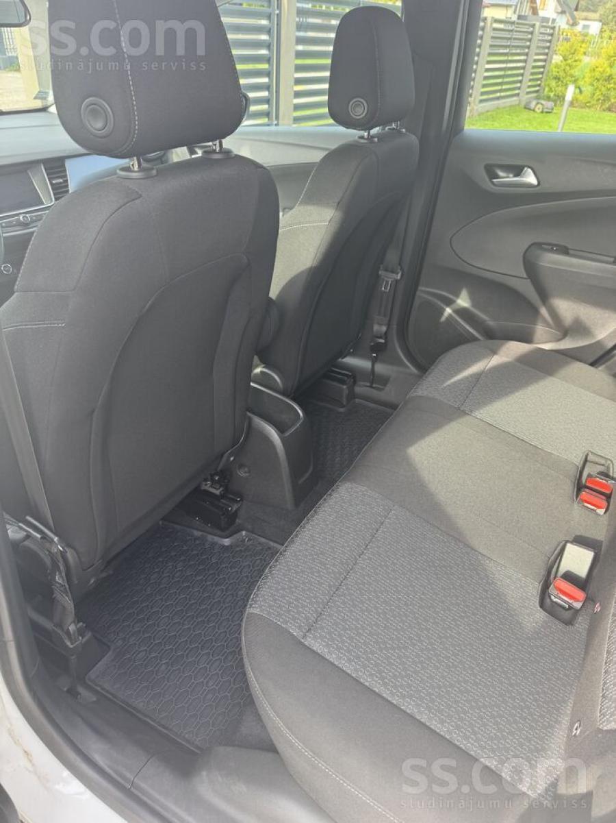 White Opel Crossland X 2022 in Riga, with an engine capacity of 1.20 L and mileage of 35 thousand km for 11200 €, photo 9 on AUTOMOTO.COM.LV