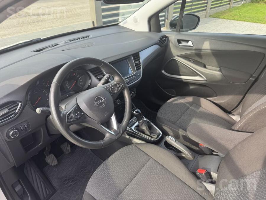 White Opel Crossland X 2022 in Riga, with an engine capacity of 1.20 L and mileage of 35 thousand km for 11200 €, photo 10 on AUTOMOTO.COM.LV
