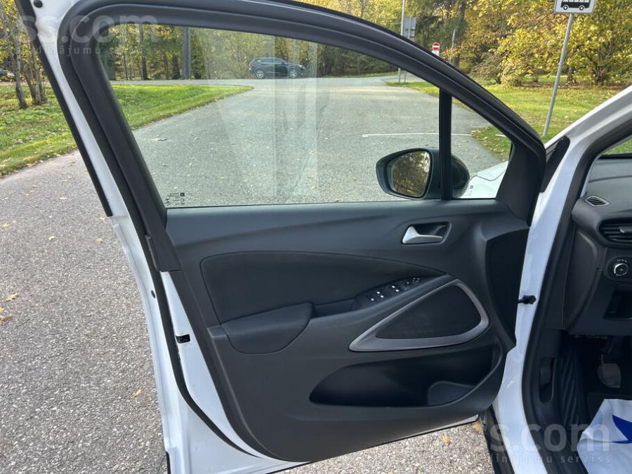 Balts Opel Crossland X 2022 Alūksne, ar dzinēja tilpumu 1.20 L un nobraukumu 0 tūkst. km par 8900 €, foto 15 vietnē AUTOMOTO.COM.LV