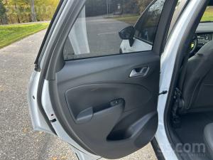 Balts Opel Crossland X 2022 Alūksne, ar dzinēja tilpumu 1.20 L un nobraukumu 0 tūkst. km par 8900 €, foto 25 vietnē AUTOMOTO.COM.LV