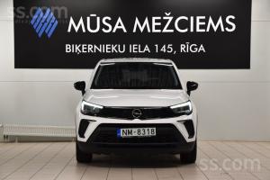 White Opel Crossland X 2023 in Riga, with an engine capacity of 1.50 L and mileage of 143 thousand km for 10490 €, photo 3 on AUTOMOTO.COM.LV