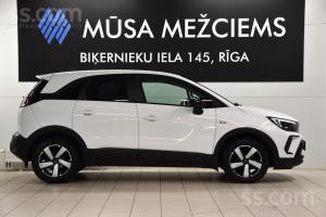 White Opel Crossland X 2023 in Riga, with an engine capacity of 1.50 L and mileage of 143 thousand km for 10490 €, photo 5 on AUTOMOTO.COM.LV