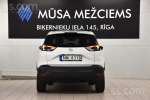 White Opel Crossland X 2023 in Riga, with an engine capacity of 1.50 L and mileage of 143 thousand km for 10490 €, photo 8 on AUTOMOTO.COM.LV