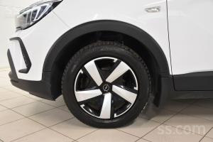 White Opel Crossland X 2023 in Riga, with an engine capacity of 1.50 L and mileage of 143 thousand km for 10490 €, photo 12 on AUTOMOTO.COM.LV