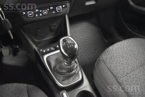 White Opel Crossland X 2023 in Riga, with an engine capacity of 1.50 L and mileage of 143 thousand km for 10490 €, photo 18 on AUTOMOTO.COM.LV