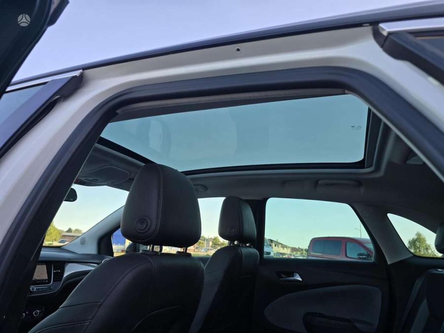 Белый Опель Crossland X 2017 в Таураге, объемом двигателя 1.20 л и пробегом 125 тыс. км за 7999 €, фото 19 на AUTOMOTO.COM.LV