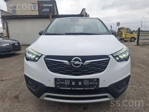 White Opel Crossland X 2019 in Talsi, with an engine capacity of 1.20 L and mileage of 168 thousand km for 8500 €, photo 4 on AUTOMOTO.COM.LV